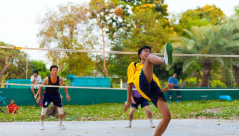 Découverte du Sepak Takraw : techniques et règles essentielles